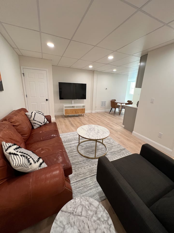 Cozy Apartment Convenient Location - Asheville, NC