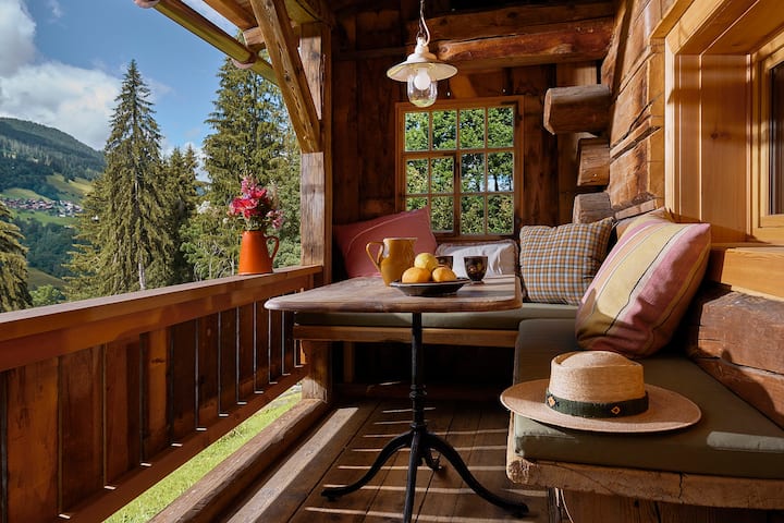Modern, Well-equipped Log Cabin - Klosters-Serneus