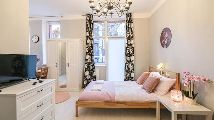 The Pink Blossom Apartment - Cracovia