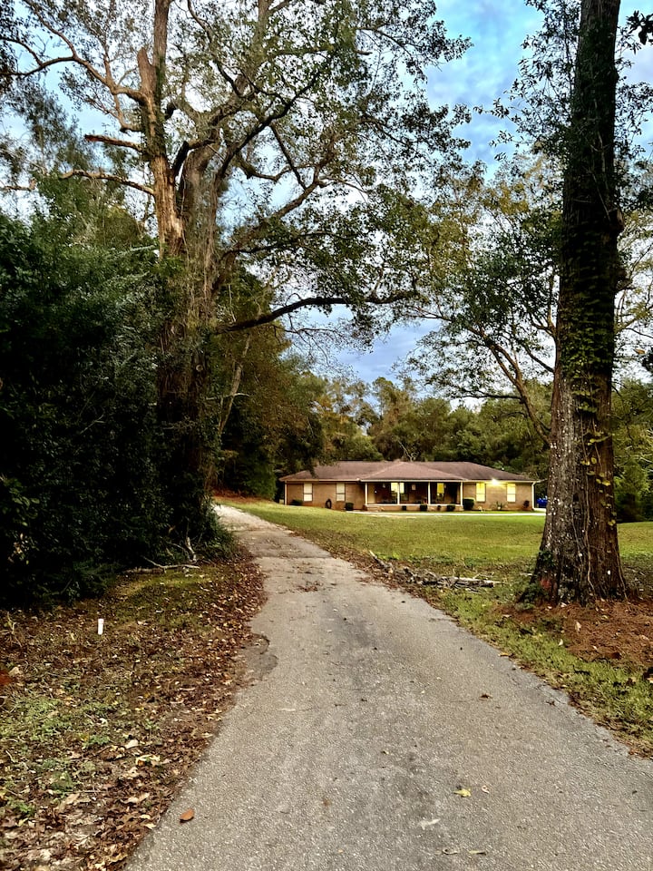 The Tiffany Retreat - Daphne, AL