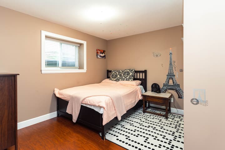 Private Entrance Suite Near Hwy1 - Port Moody