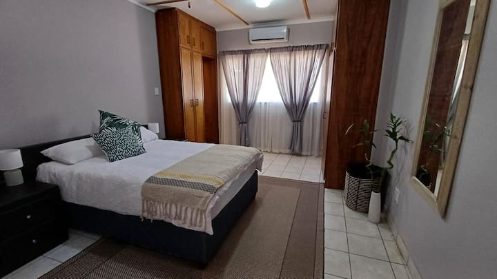 4 Bedroom Home In Windhoek - Windhuk
