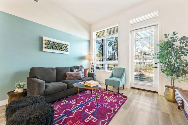 South Coast 2bd 2bth W/ Pool, Gym & Top Amenities - Costa Mesa, CA