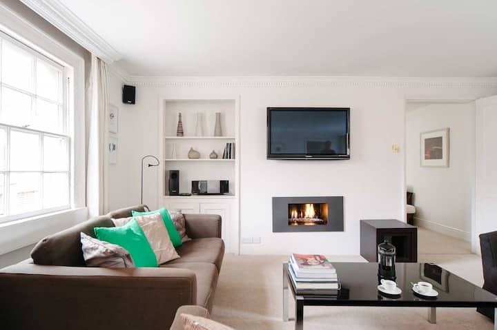 Stylish Three Bedroom Apartment - Bath