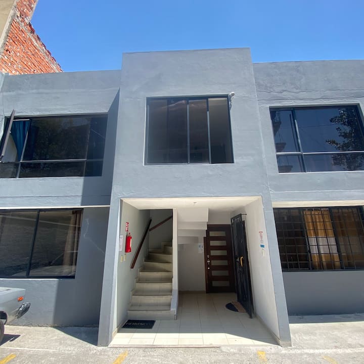 302 Alojamiento Para Grupos En Cuenca - Cuenca