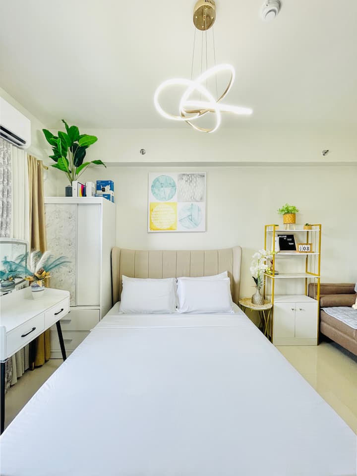* * *Sm 5 Modern &Radiant Studio - Iloilo City
