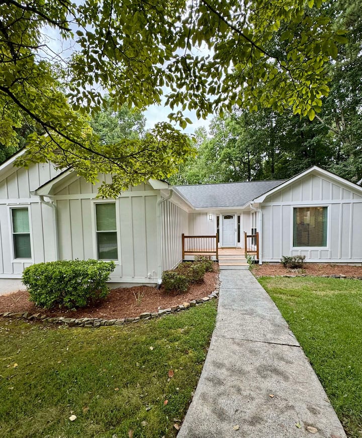 Specious Retreat Near Braves/walk To Hiking Trails - Marietta, GA