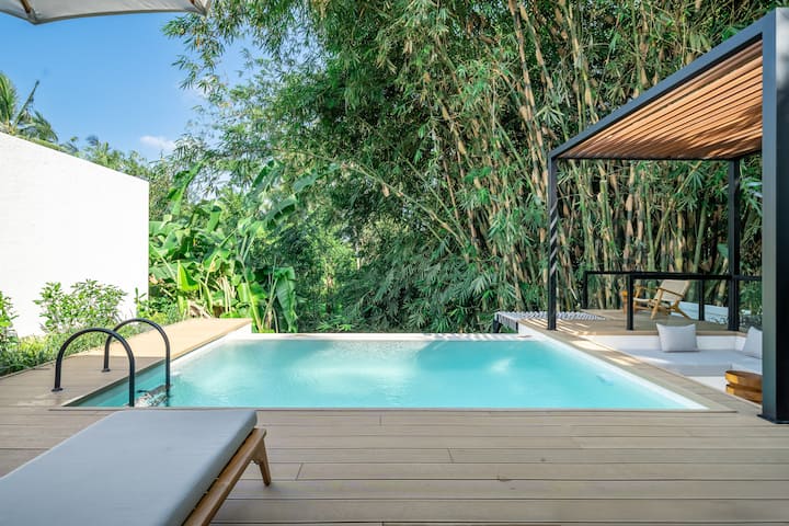 Brand New Villa, Amazing Jungle View, Huge Pool - 우부드