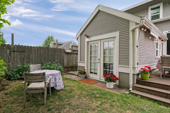 Tiny Living, Big Comfort | Walk To Max - Portland, OR