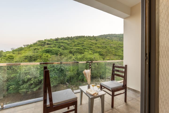 1-bhk Pet Friendly Apartment W/ Balcony - Udaipur