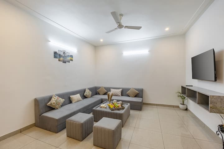2-bhk Pet Friendly Apartment W/ Balcony - Udaipur