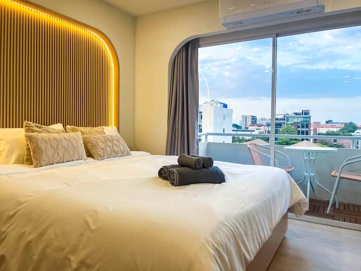 Nimman | Mountain View | Adjustable Standing Desk - 