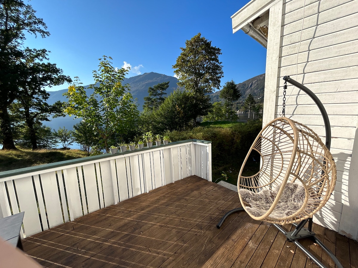 Maison-Blanche sur une île privée - Maisons à louer à Ulvsnesøy ...