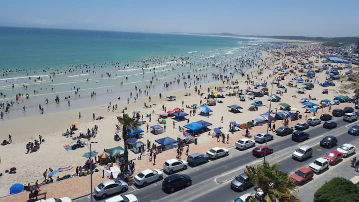 Cap D' Azur Beachfront Apartment - Somerset West