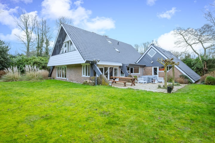 Prachtige Villa Dicht Bij Duinen - Schoorl