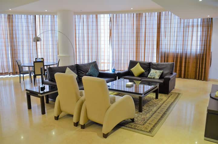 Deluxe Three Bedroom Apartment - Manama