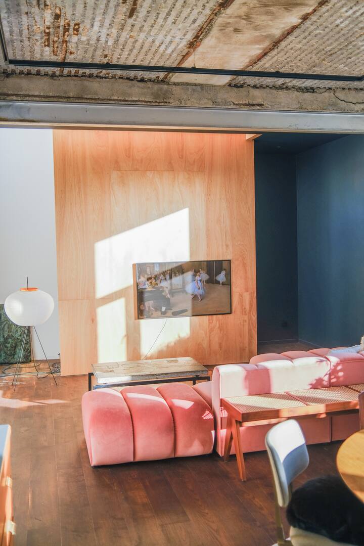 Colourful Penthouse @ Trendy South With Cute Cat - Mortsel