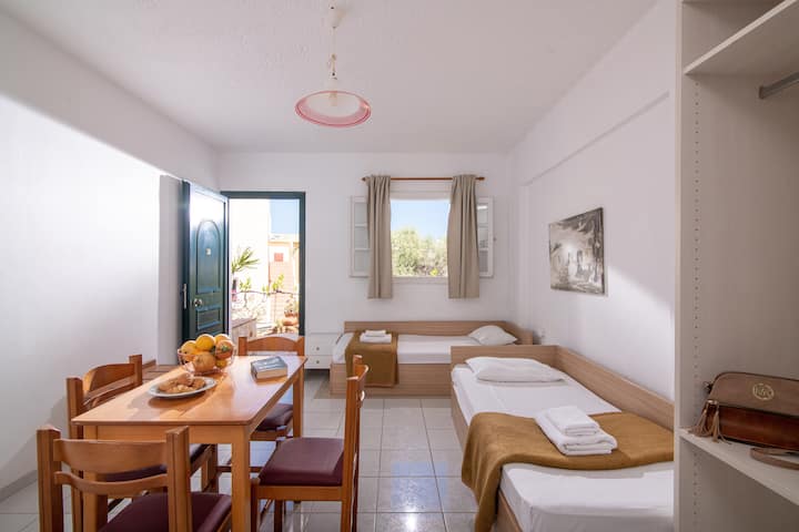 Comfortable Apt Shared Pool & Beautiful Garden - Koutouloufari
