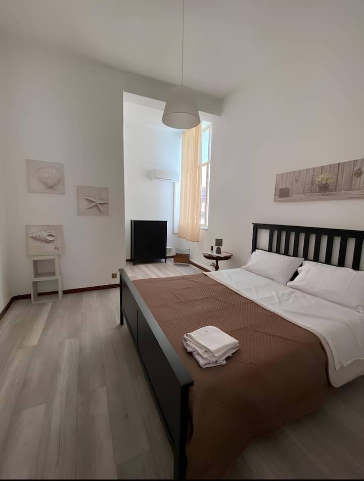 Sampolo 70 Flat Accomodation - Palermo, Italy