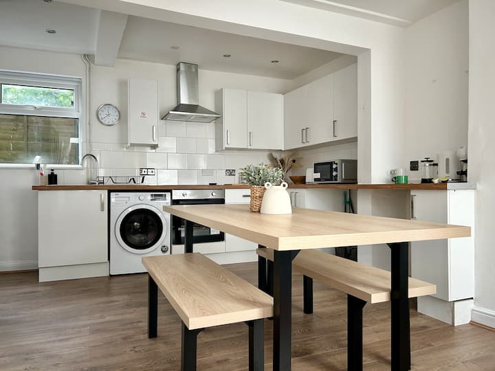 6br Coventry Home • 3 Baths• Ideal For Contractors - Coventry