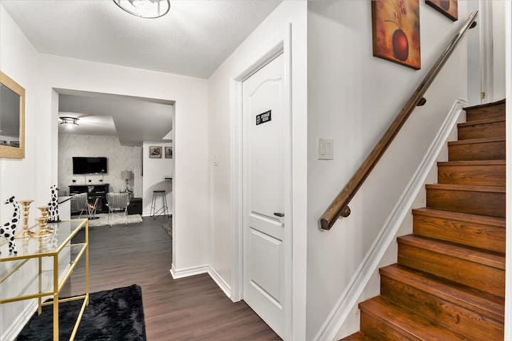 Lovely Basement Apartment. - Kanata