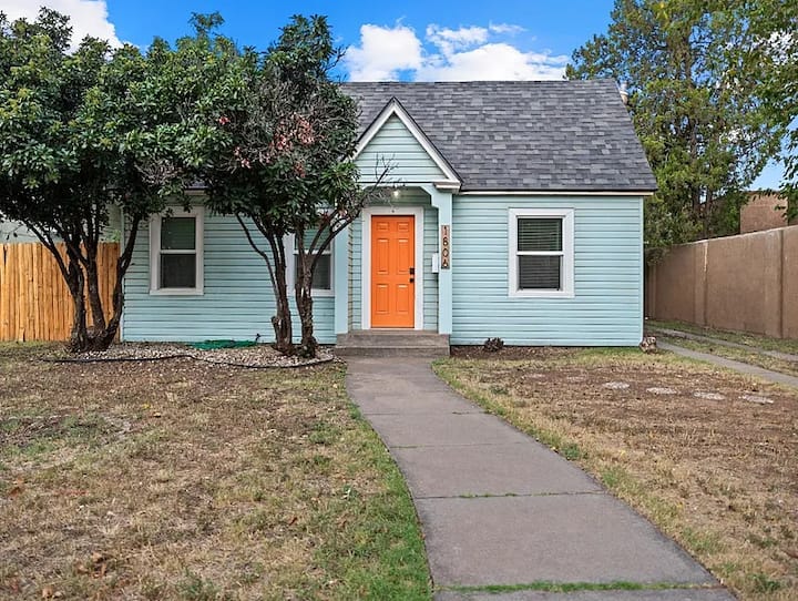 Quiet Retreat | Near Texas Tech - Lubbock, TX