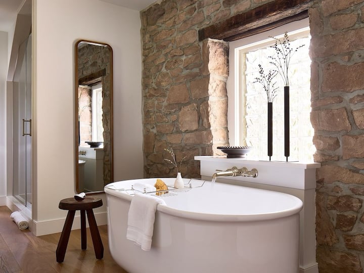 Main Inn - King Deluxe W/ Tub - New Hope, PA