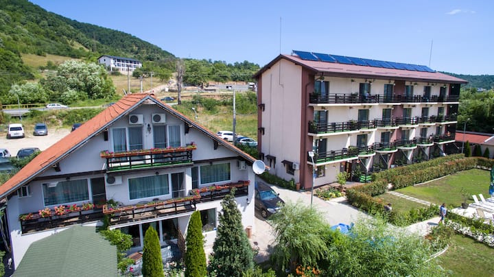 Danubia Maison - Comuna Dubova
