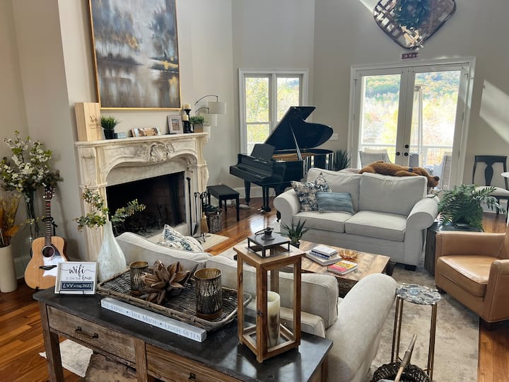 The Amberwing Suite - Jasper