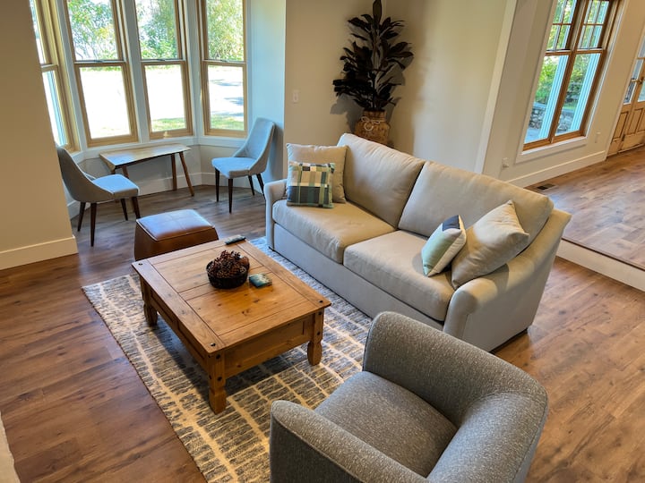 Omena's Historic Freeland Resort - Suttons Bay, MI