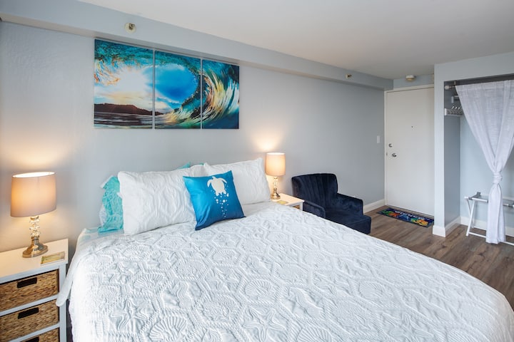 ~610 Sun-kissed Haven By The Sea:  Cozy Retreat - Honolulu, HI