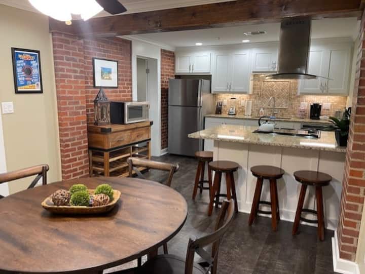 Cedar Street Retreat - El Dorado, AR