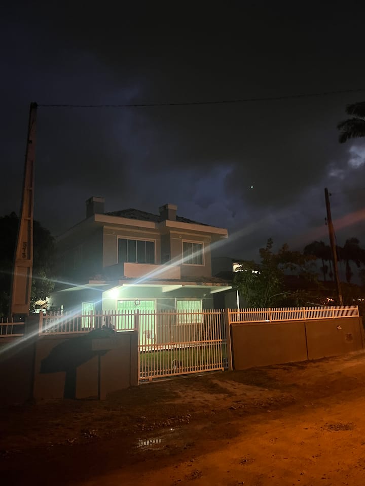 Sobrado 400m Da Praia - Itapoá