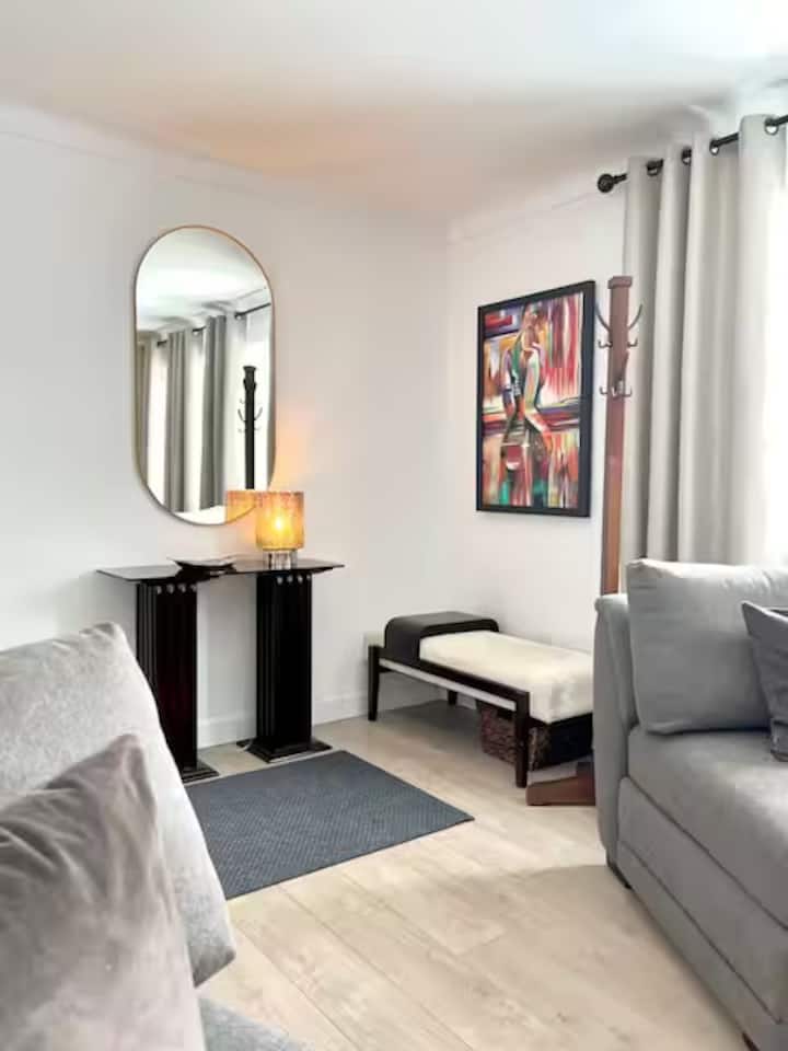 3br In Ottawa | Unique | Free Parking - Ottawa