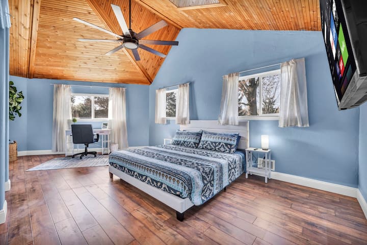 Charming Cleveland Retreat - Parma, OH
