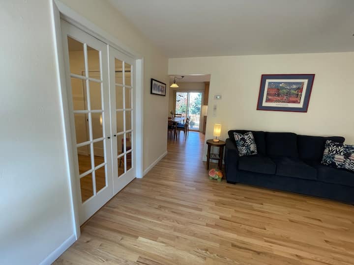Newly Remodeled 4 Bedroom House - Boulder, CO