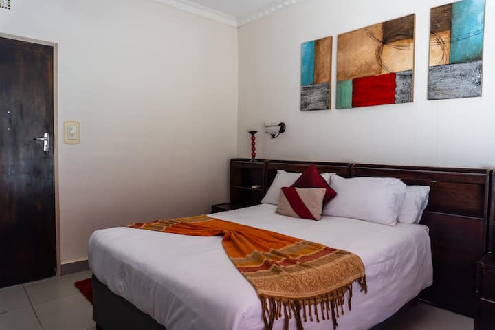 Steffis Sun Lodge Room 2 - Tzaneen