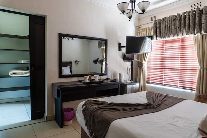 Steffis Sun Lodge Room 4 - Tzaneen