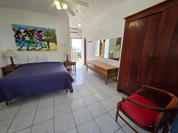 Seaview Room #6- Queen Size Bed - Negril