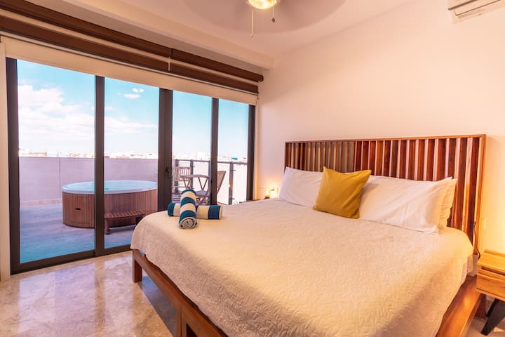 Exuberant Penthouse W/ Private Terrace & Jacuzzi - Playa del Carmen
