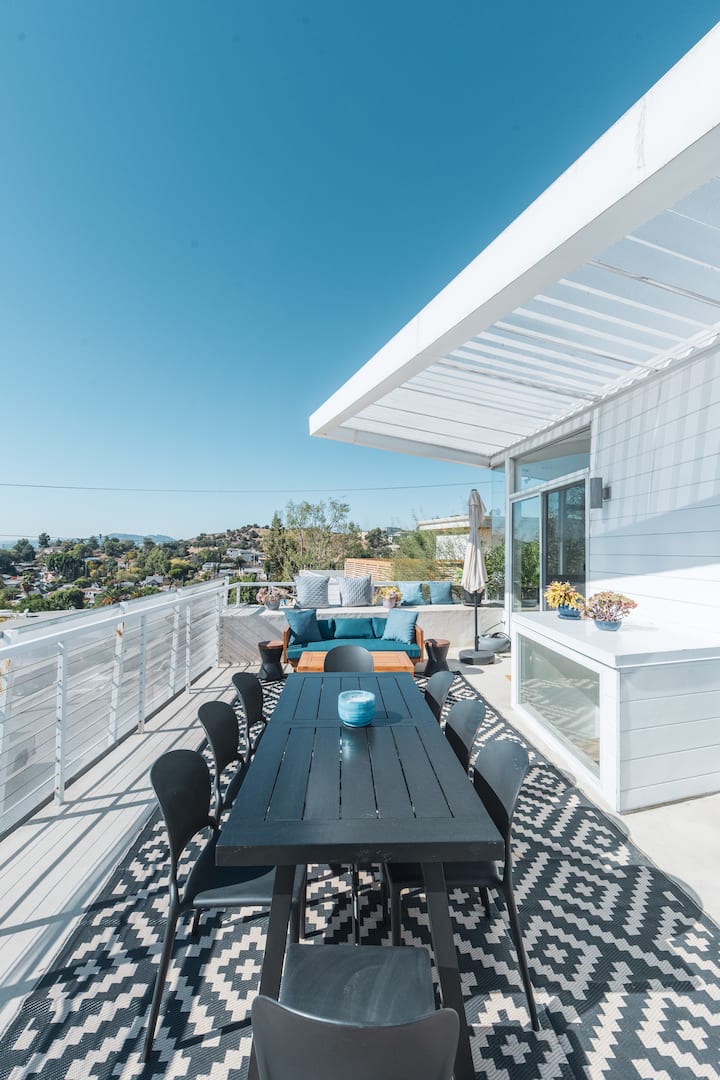 Highland Park Hillside Home | Views + Hot Tub - Pasadena
