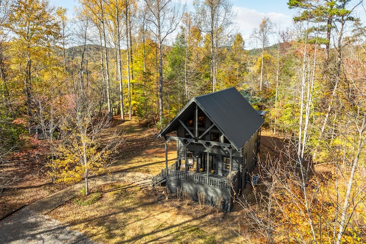 Stylish Cottage Retreat • Near Trails & River - Townsend, TN