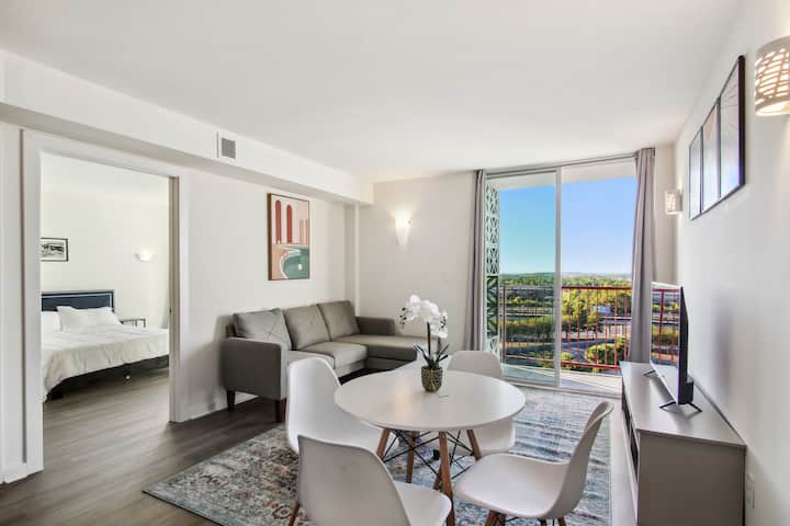 New Highrise Full Of Amenities! - New Orleans, LA