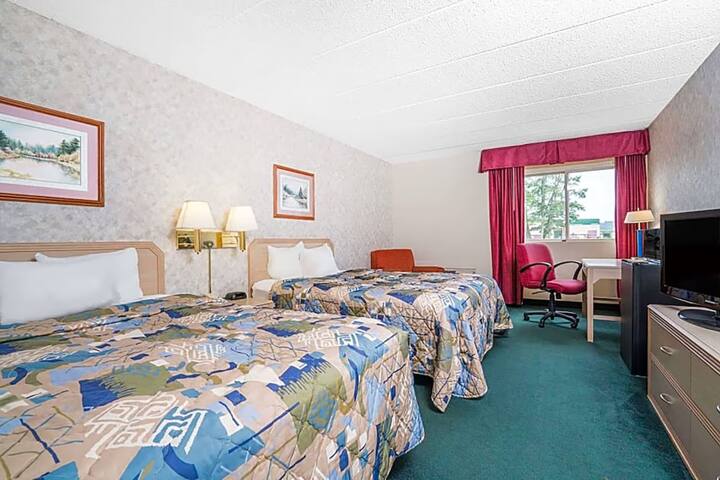 Blue Way Inn Comfort 2 Queen Bed - La Crosse, WI