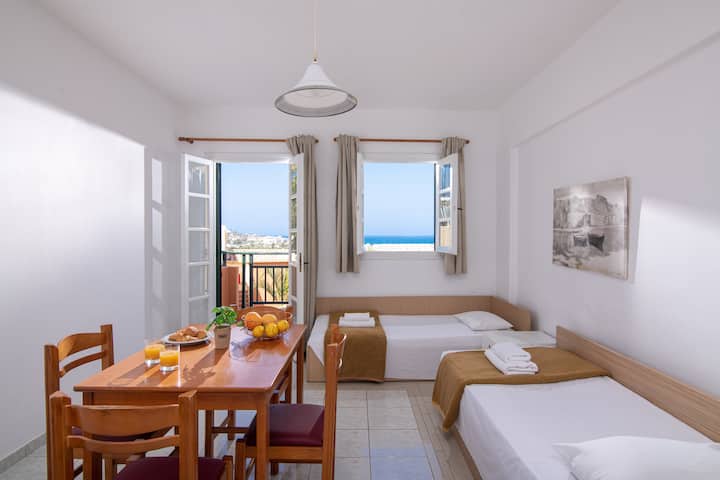 Charming Family Apartment Sea View & Shared Pool - Chersonissos