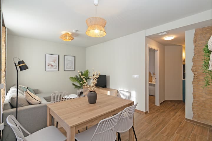 Apartamento De 2 Dormitorios En Planta Baja - Valencia