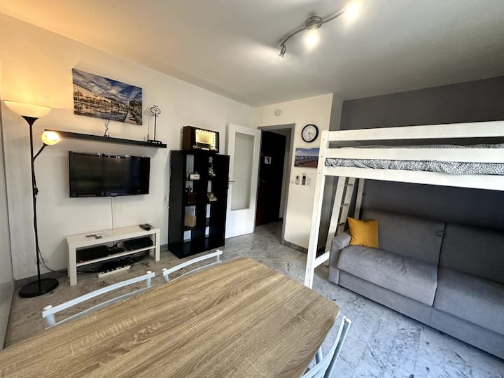 Nice : Studio Clim & Terrasse - Aéroport de Nice Côte d'Azur (NCE)