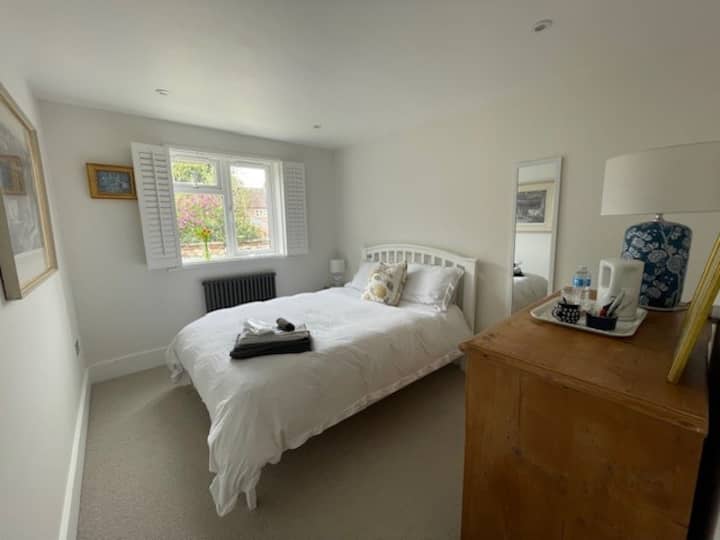 Room In The Heart Of Aldbourne - Marlborough