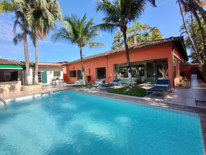 Casa Térrea à Menos De 500 Metros Da Praia - Guarujá