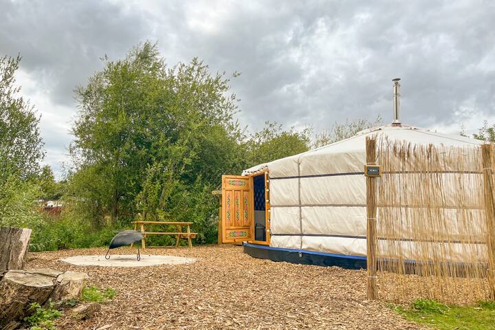 Yurt 1 - Tallington Lakes - Stamford